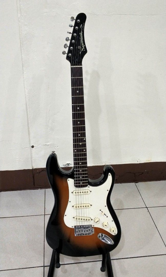 Samick Stratocaster, Hobbies & Toys, Music & Media, Musical Instruments ...