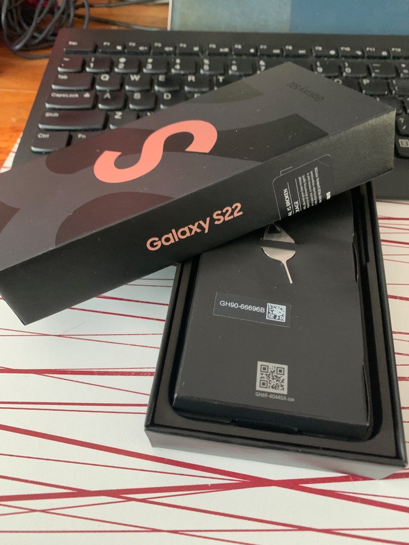 Samsung Galaxy S22 BOX, Mobile Phones & Gadgets, Mobile & Gadget ...