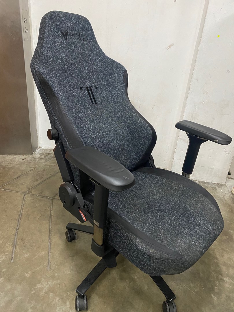 Secret Lab Gaming Chair, Furniture & Home Living, Furniture, Chairs on ...