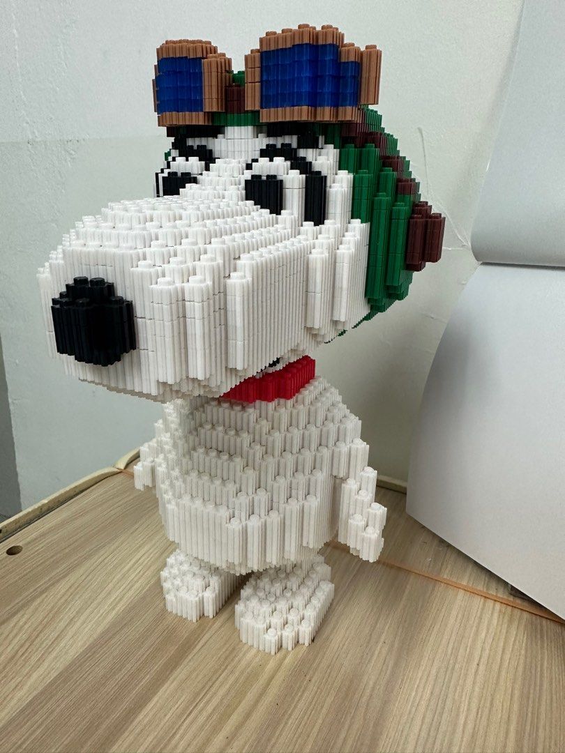 Snoopy bricks figurine, Hobbies & Toys, Memorabilia & Collectibles, Fan ...