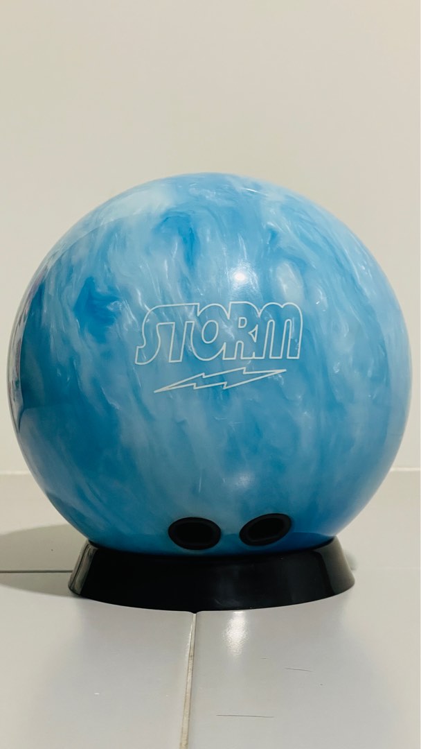 Storm Ice 14lbs Bowling Ball, Sports Equipment, Sports & Games ...