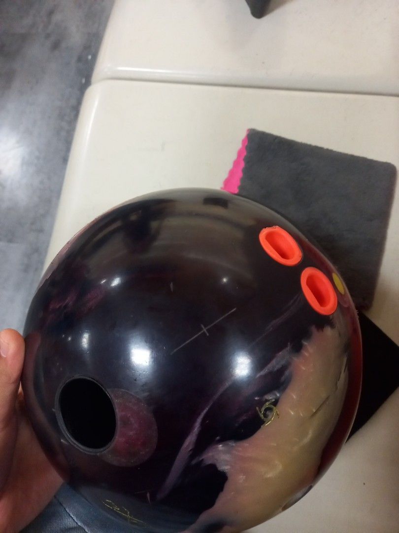 Storm lock Bowling ball, Sports Equipment, Sports & Games, Billiards ...