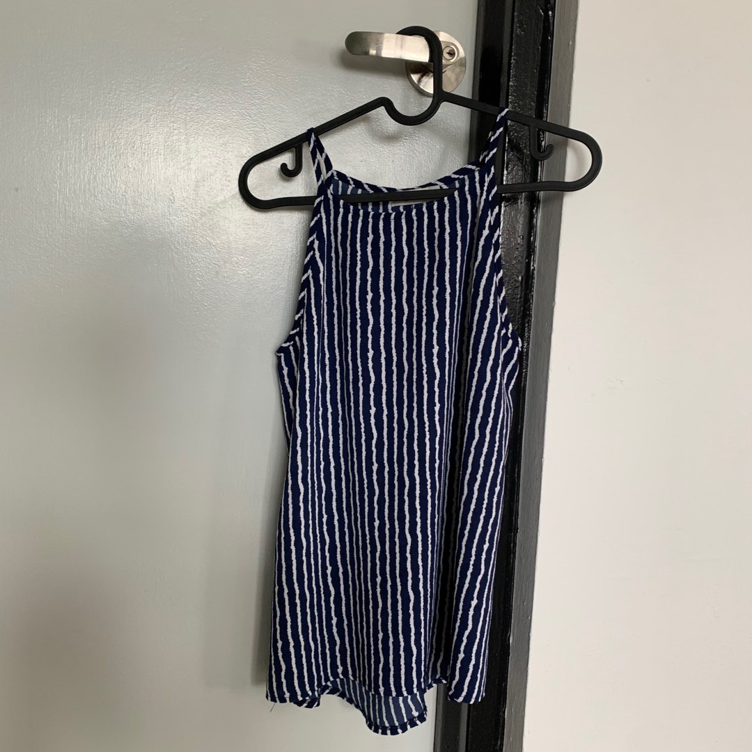 Temt Top, Women's Fashion, Tops, Sleeveless on Carousell