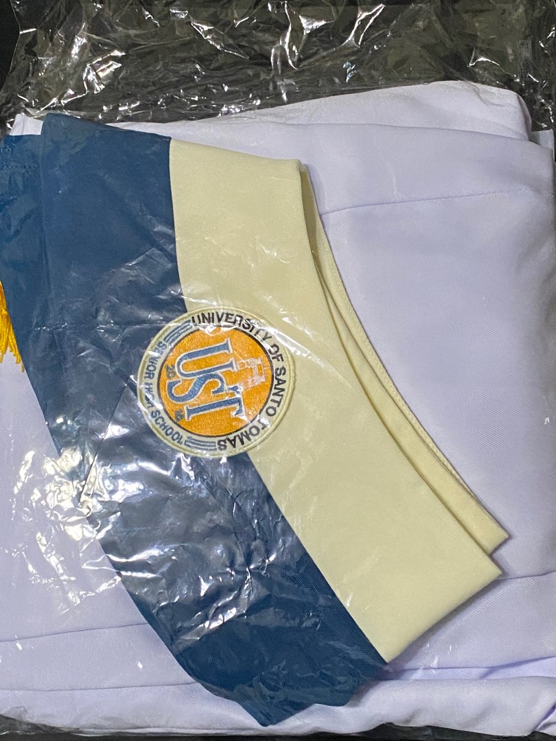 UST-SHS Graduation Gown & CAP, Men's Fashion, Coats, Jackets and ...