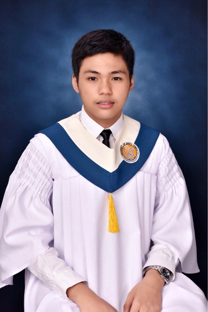 UST-SHS Graduation Gown & CAP, Men's Fashion, Coats, Jackets and ...