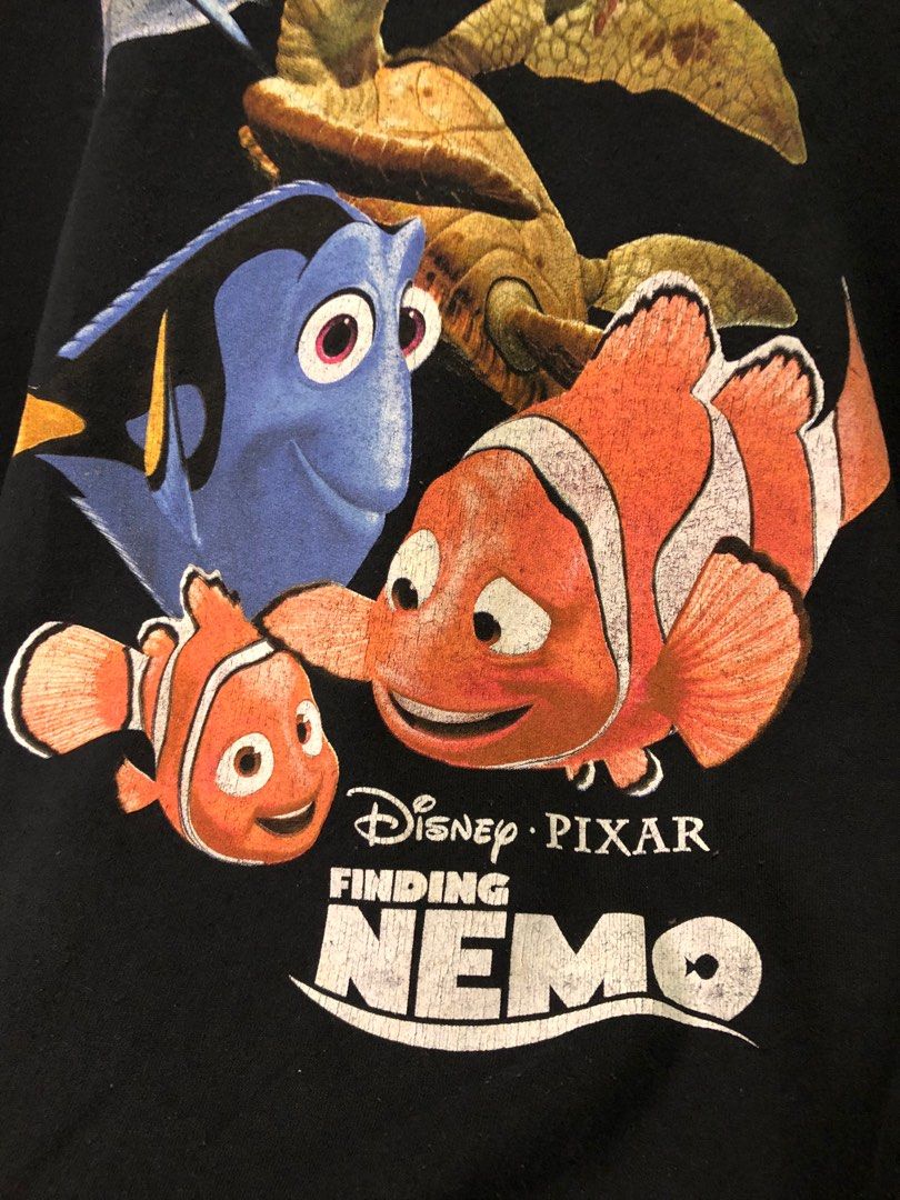 Vintage disney Finding Nemo cartoon sweatshirt, Men's Fashion, Tops ...