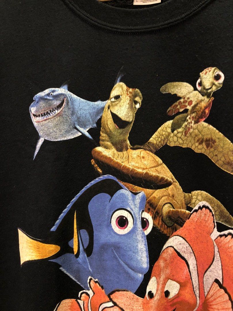 Vintage disney Finding Nemo cartoon sweatshirt, Men's Fashion, Tops ...