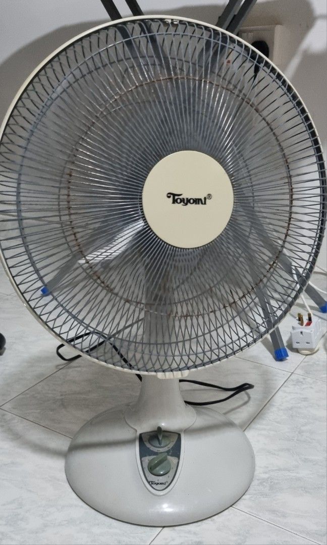 16 inch table fan, Furniture & Home Living, Lighting & Fans, Fans on ...