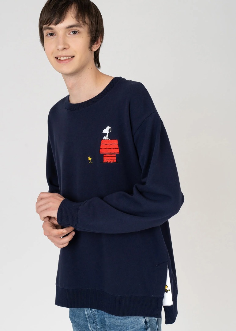 預購 日本新出品 unisex graniph x Snoopy 刺繡 tee, 男裝, 上身及套裝, T-shirt、恤衫、有領衫 ...