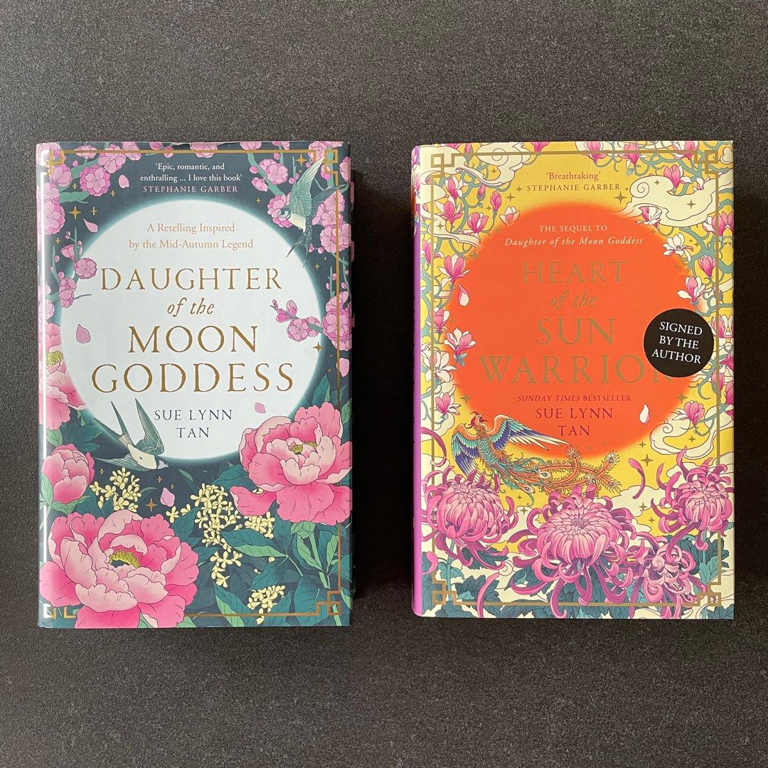 (Hardcover Book Set) Signed Waterstones Daughter of the Moon Goddess & Heart of the Sun Warrior ...