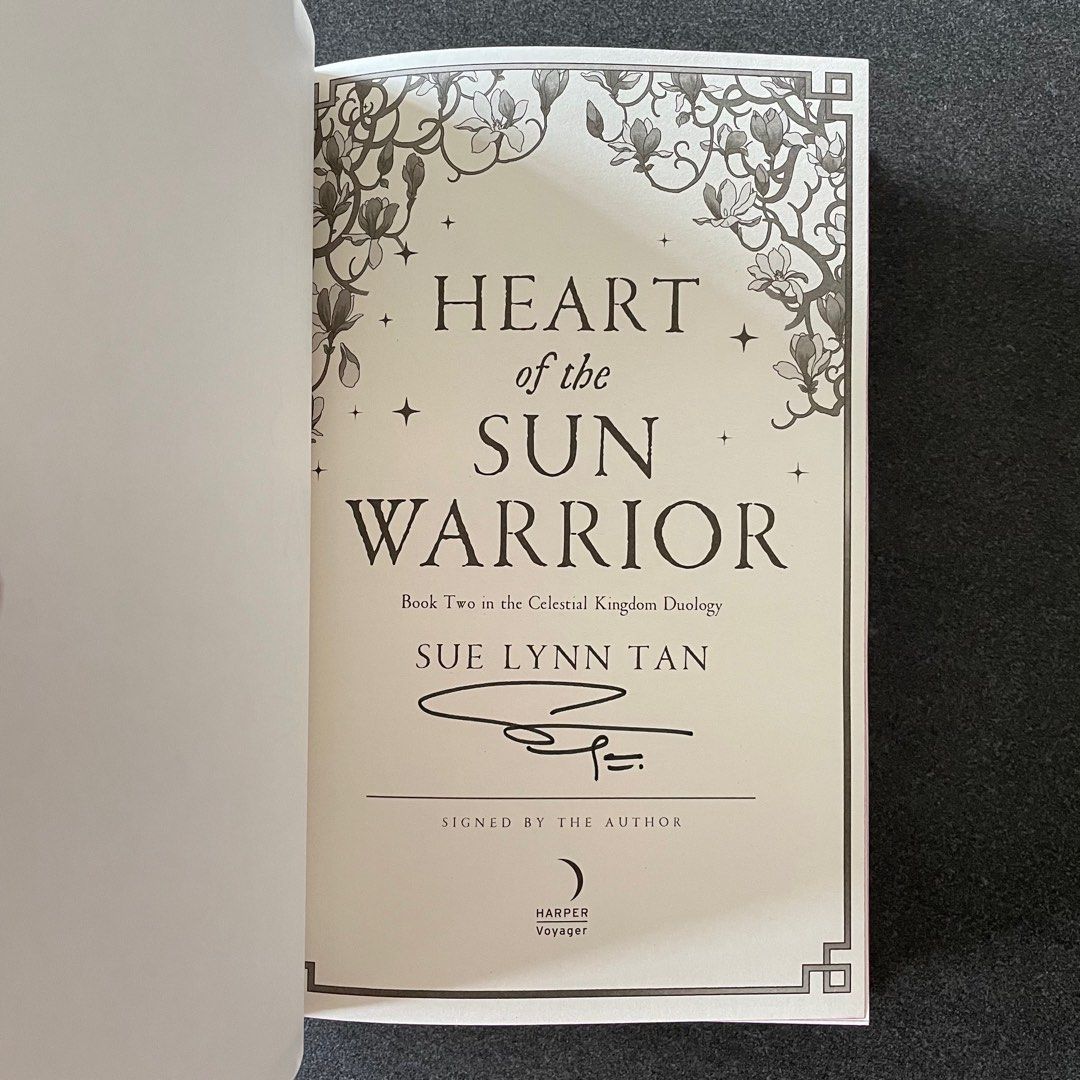 (Hardcover Book Set) Signed Waterstones Daughter of the Moon Goddess & Heart of the Sun Warrior ...