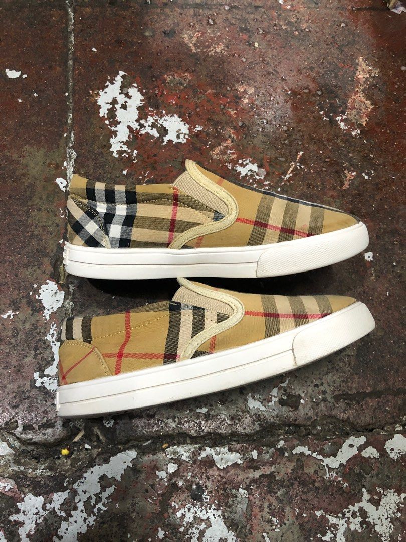 Burberry Kids Slip On Shoes(20 cm insole), Babies & Kids, Babies & Kids Fashion on Carousell