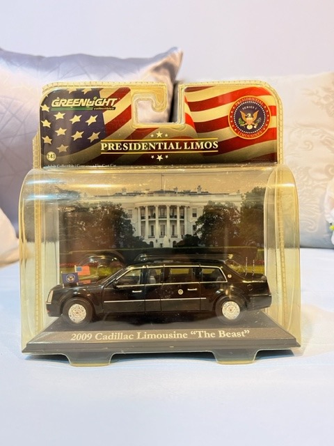 CADILLAC 'BEAST' PRESIDENTIAL LIMOUSINE 1:43, Hobbies & Toys, Toys ...