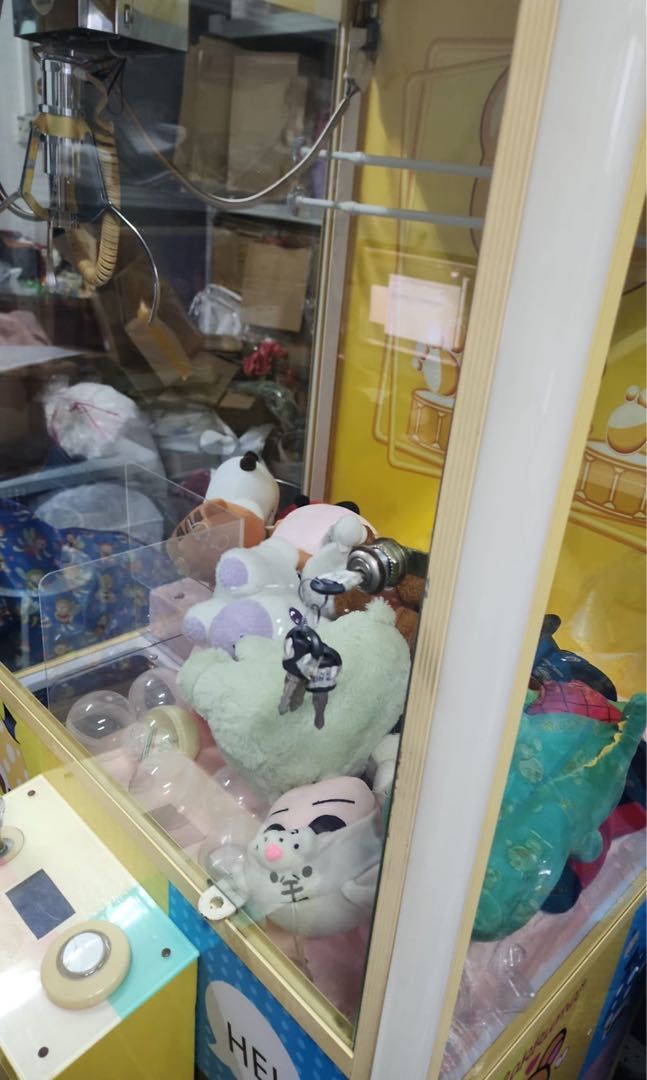 Claw Machine Prize Catcher, Everything Else on Carousell