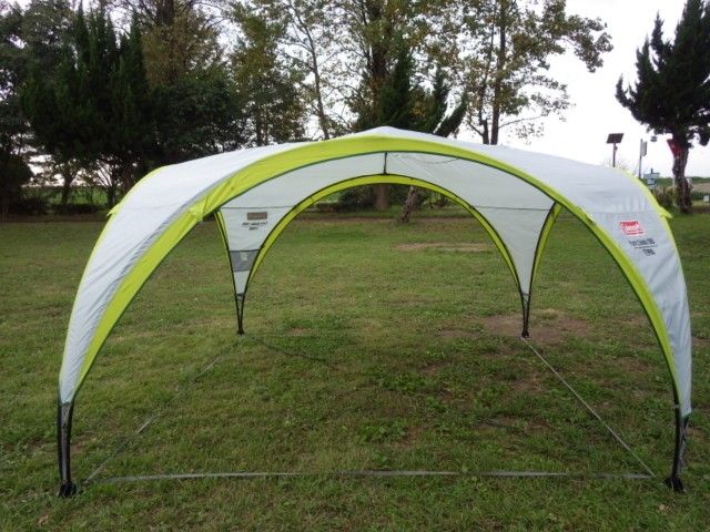 Coleman party shade 300, Sports Equipment, Hiking & Camping on Carousell