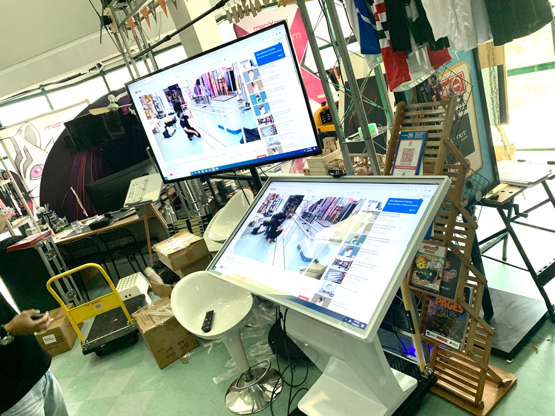 Digital Signage Interactive Kiosk Touch Screen Event Rental Drawing ...