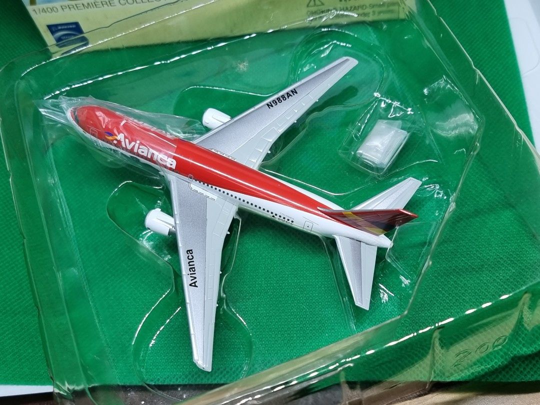 Dragon Wings Avianca B767-200 1:400scale Diecast metal, Hobbies & Toys ...