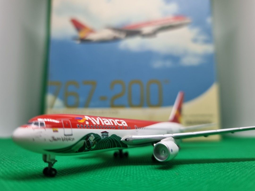 Dragon Wings Avianca B767-200 1:400scale Diecast metal, Hobbies & Toys ...