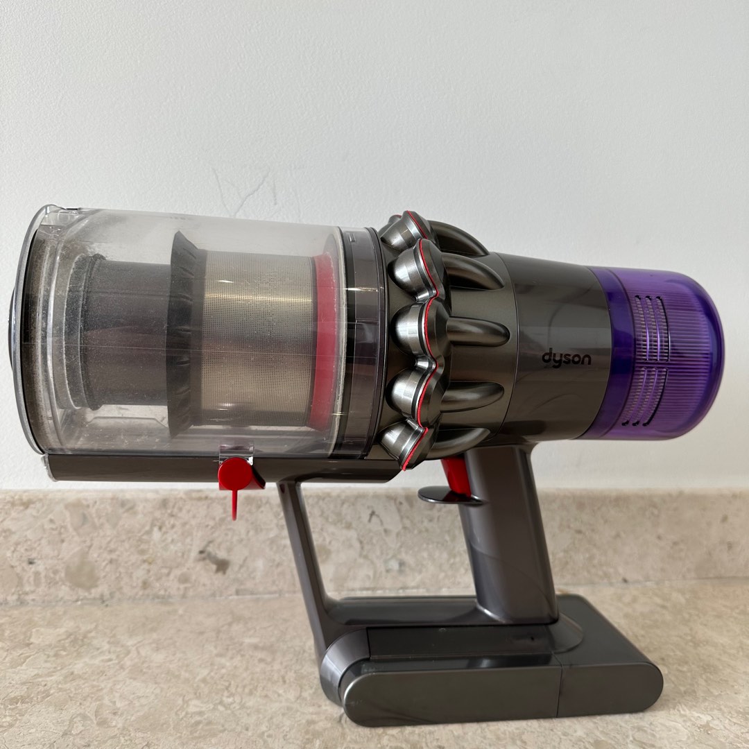 Dyson Vacuum Cleaner, Furniture & Home Living, Cleaning & Homecare ...