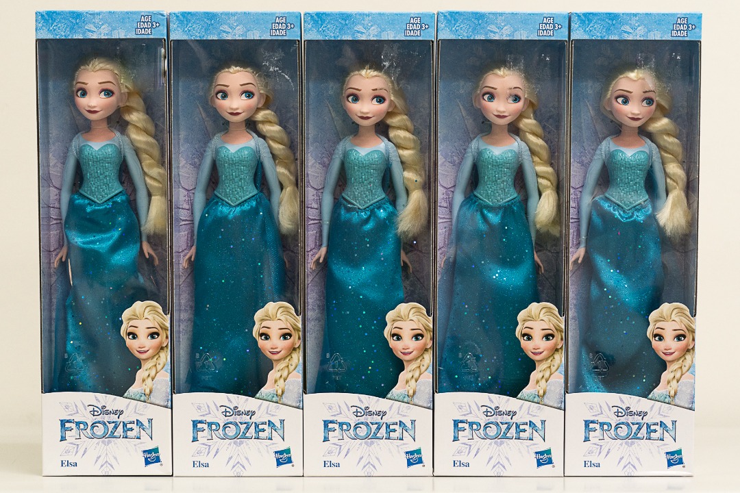 Frozen Elsa Doll, Hobbies & Toys, Toys & Games on Carousell