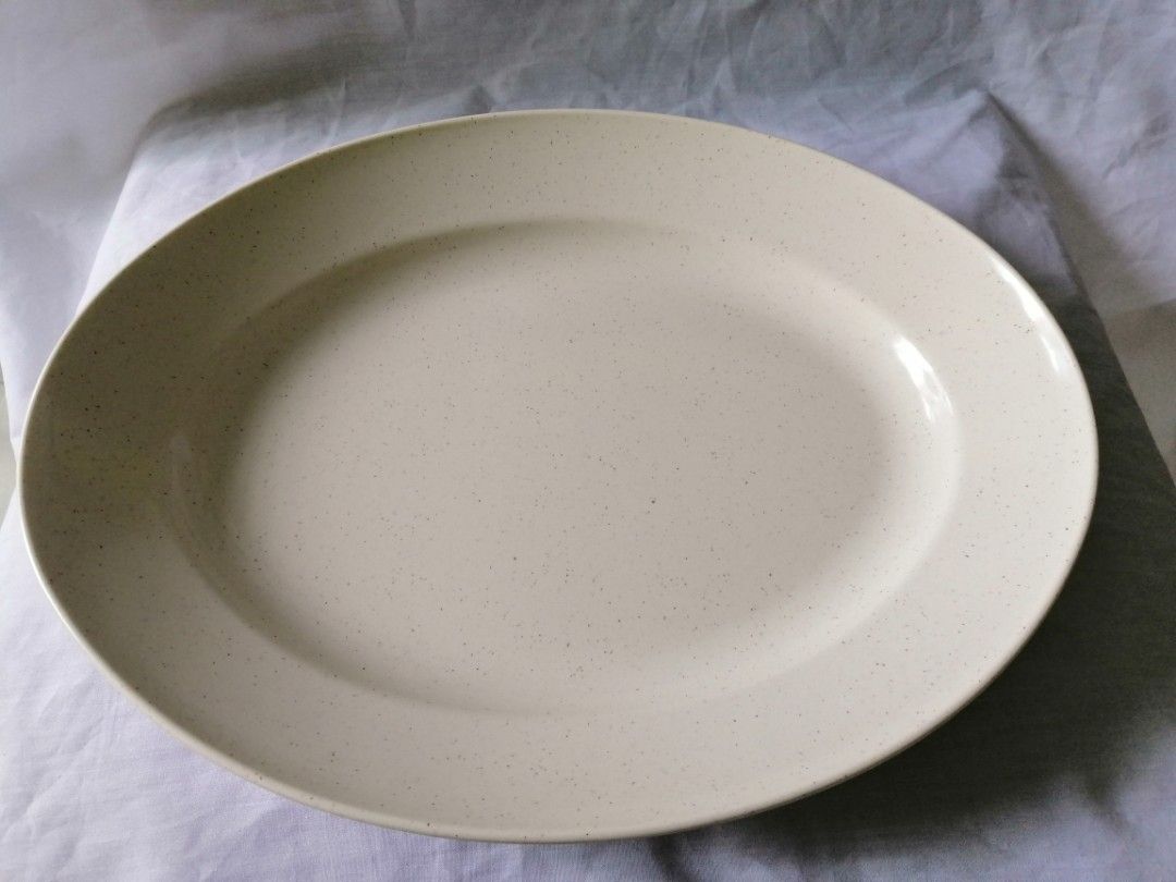 Hoover Melamine Plates 4612& 4614, Furniture & Home Living, Kitchenware ...