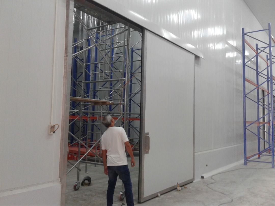 INSULATED SANDWICH DOOR PANEL, Commercial & Industrial, Construction ...