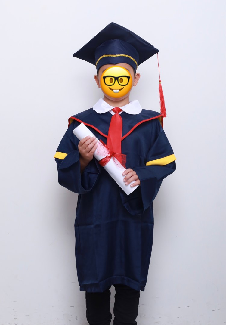 Kindergarten K2 Kids Graduation Gown with mortar board and props ...