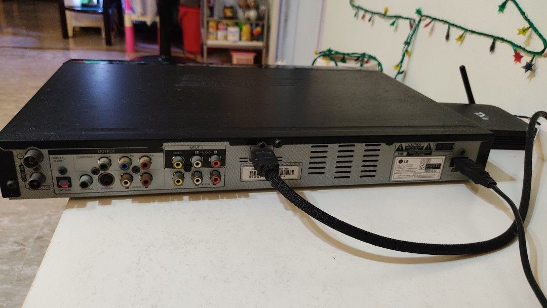 LG Digital TV recorder with 160GB Hard disk drive and DVD recorder, TV ...