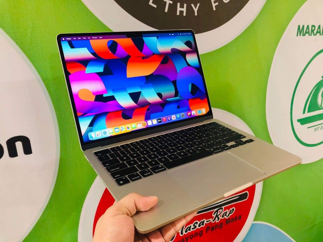 Macbook Air (M2, 2022) Chip Apple M2 8GB 256 SSD STORAGE Os Monterey ...