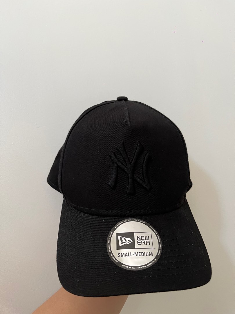 New Era black cap on Carousell