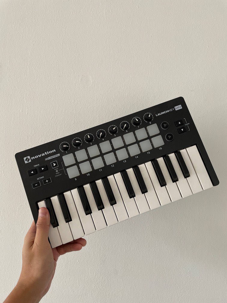 Novation Launchkey Mini Mk 2(No box), Hobbies & Toys, Music & Media ...