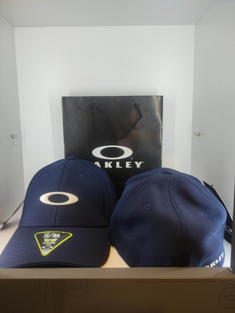 Oakley Tin Can Cap, Men's Fashion, Watches & Accessories, Caps & Hats ...