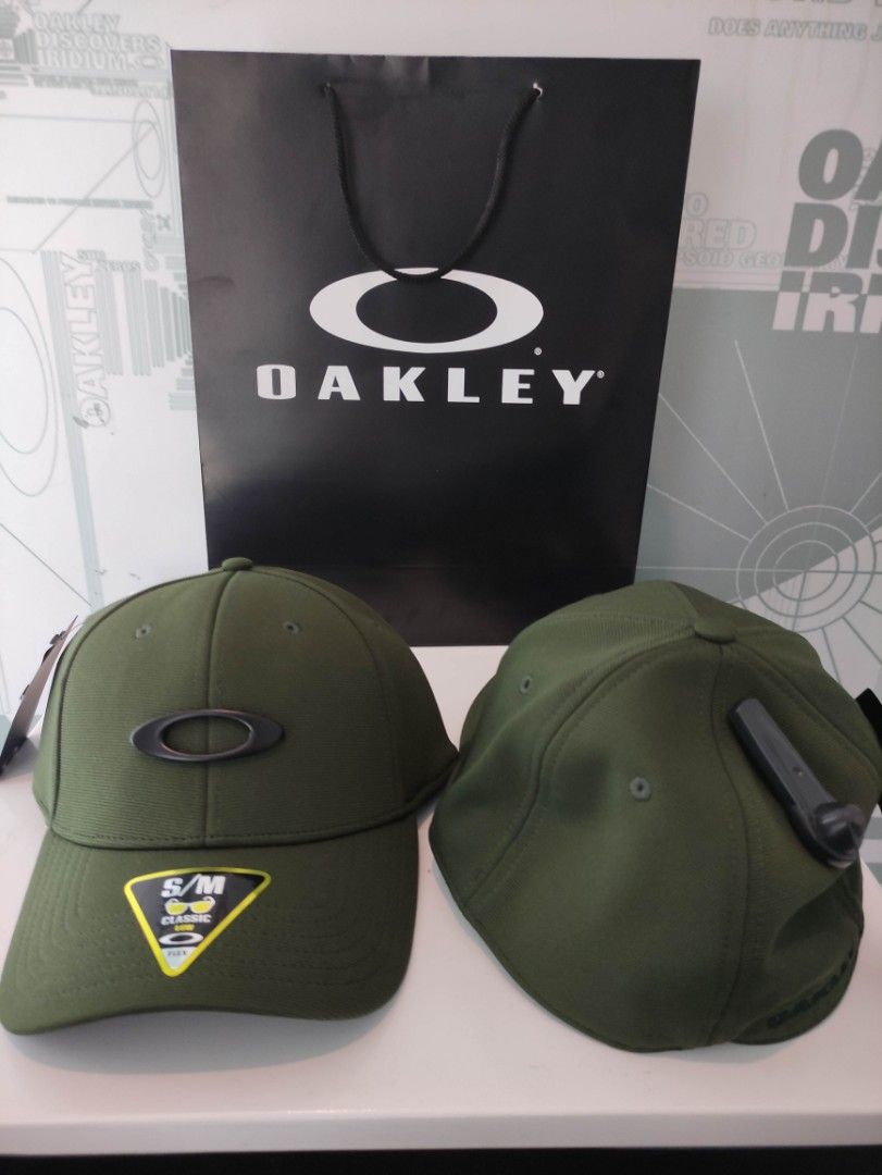 Oakley Tin Can Cap, Men's Fashion, Watches & Accessories, Caps & Hats ...
