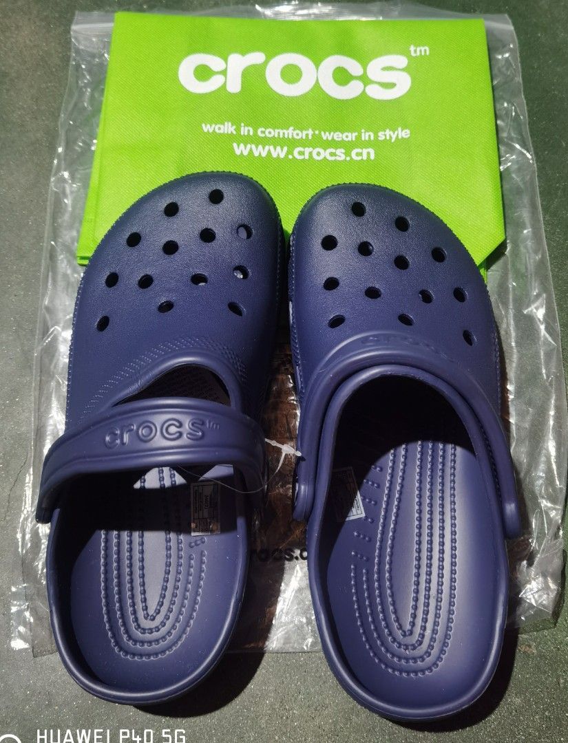 Original Classic Crocs clogs, Women's Fashion, Footwear, Slippers and slides on Carousell