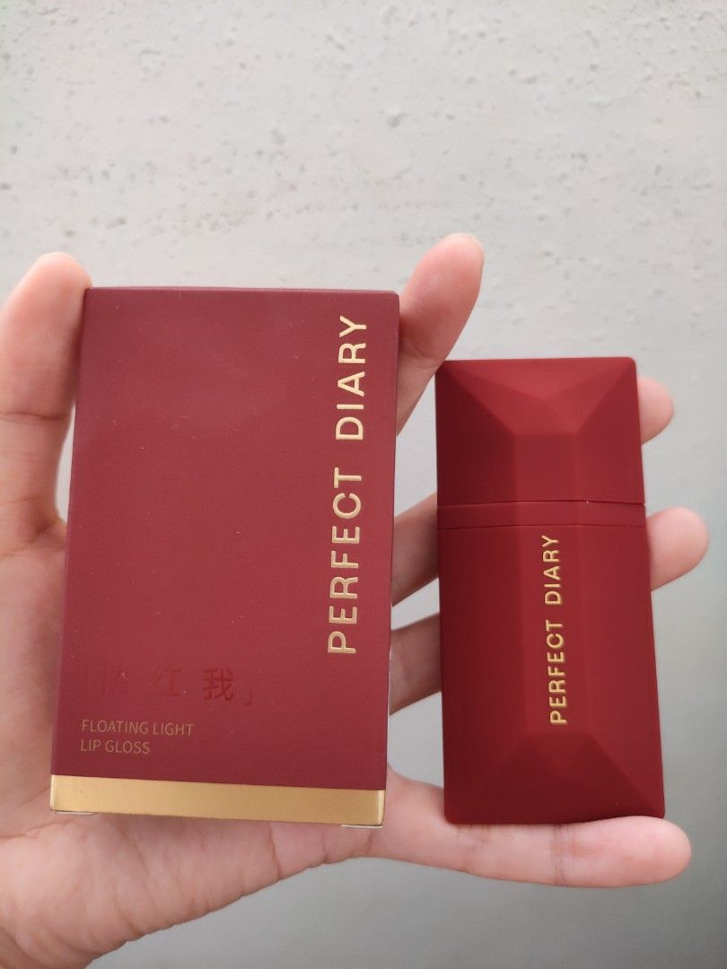 Perfect Diary Floating Light Lip Gloss, Beauty & Personal Care, Face, Makeup on Carousell