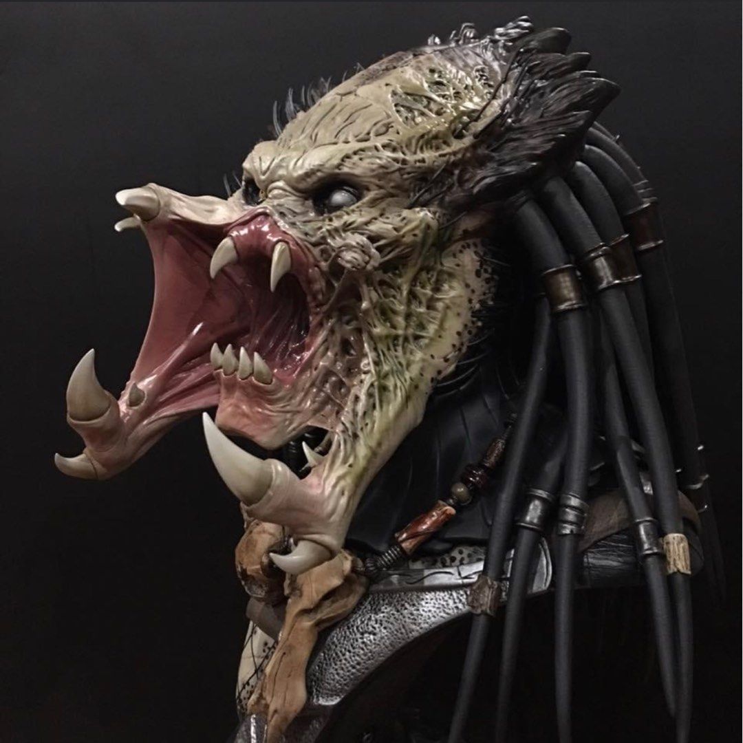 Sideshow legendary scale wolf predator bust, Hobbies & Toys, Toys ...