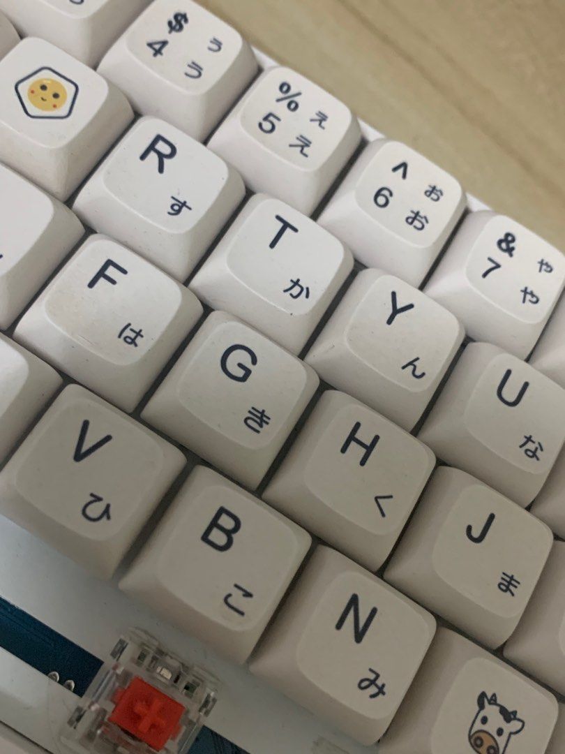 STK61 with honeycomb keycaps, Computers & Tech, Parts & Accessories ...