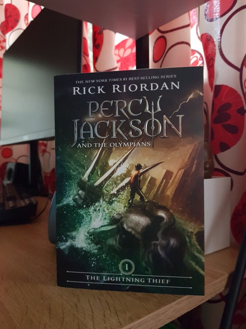 The Lightning Thief - Percy Jackson and the Olympians by Rick Riordan ...