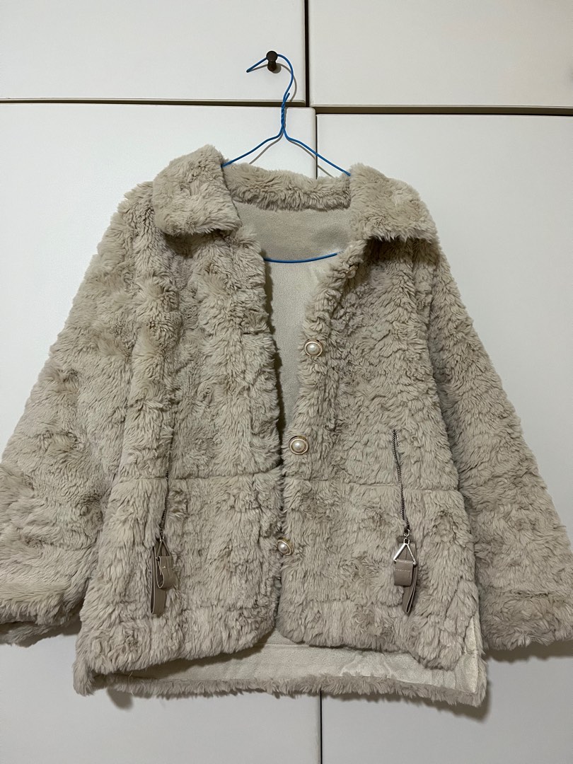 Thick Furry Coat, Women's Fashion, Coats, Jackets and Outerwear on ...