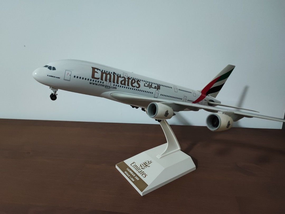 A380 Emirates 1:200, Hobbies & Toys, Memorabilia & Collectibles ...