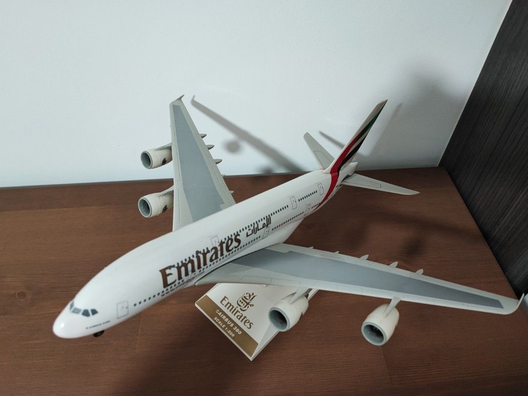 A380 Emirates 1:200, Hobbies & Toys, Memorabilia & Collectibles ...