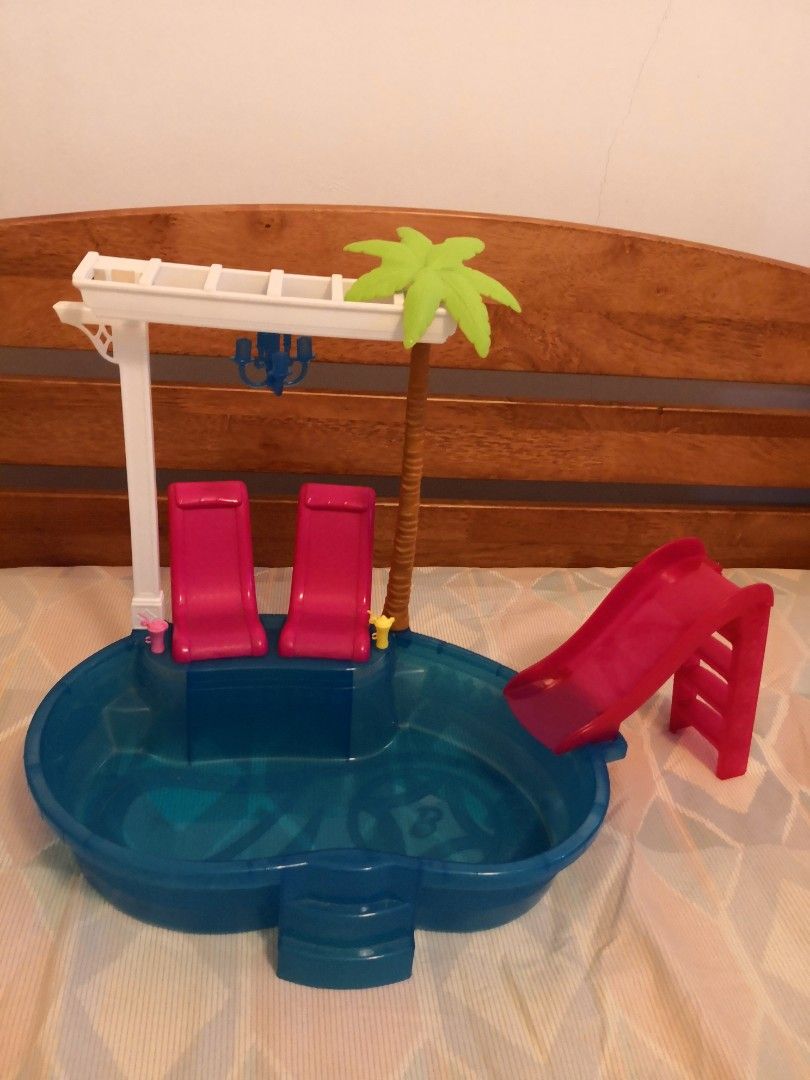 Barbie Glam Pool, Hobbies & Toys, Toys & Games on Carousell