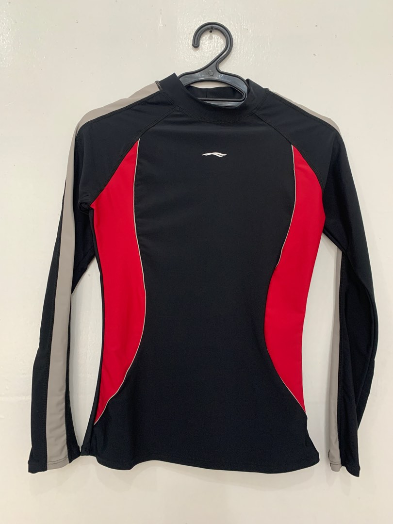 black rash guard, Women's Fashion, Swimwear, Rash guard on Carousell