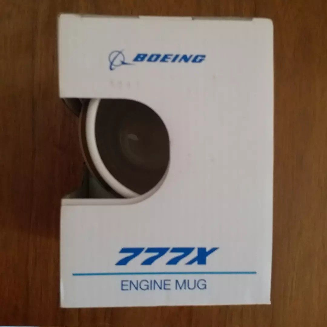 Boeing 777 engine mug, 興趣及遊戲, 收藏品及紀念品, 古董收藏 - Carousell