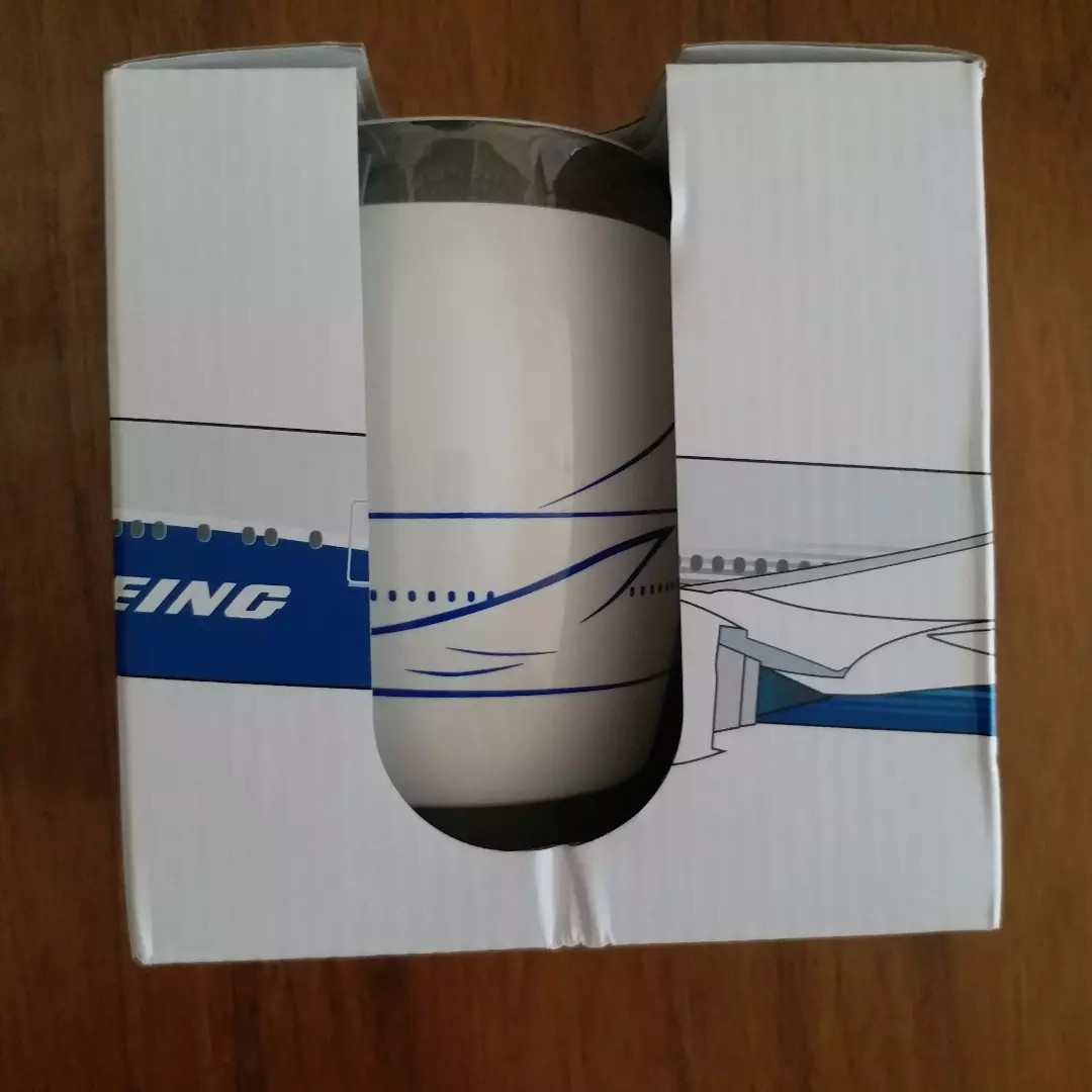 Boeing 777 engine mug, 興趣及遊戲, 收藏品及紀念品, 古董收藏 - Carousell
