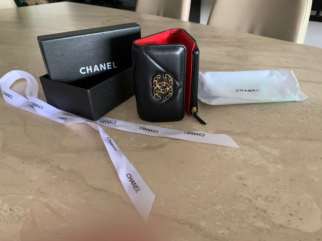 Chanel 19 wallet, Women's Fashion, Bags & Wallets, Wallets & Card ...