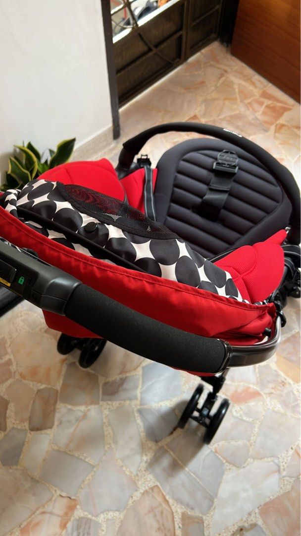 Combi Neyo Plus (Red), Babies & Kids, Going Out, Strollers on Carousell