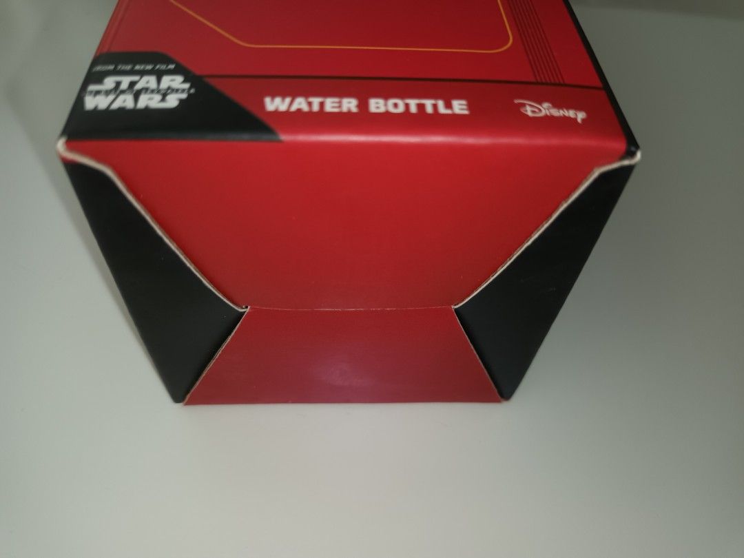 Disney star wars water bottle check more photos, 其他, 其他 - Carousell