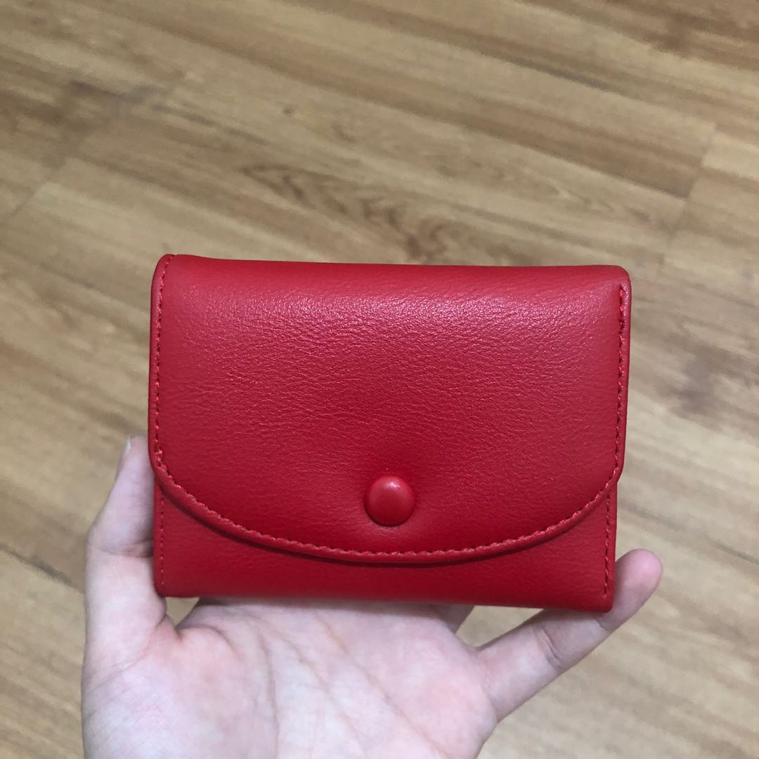 Dompet Merah Lipat - Brand Miniso, Barang Mewah, Tas & Dompet di Carousell
