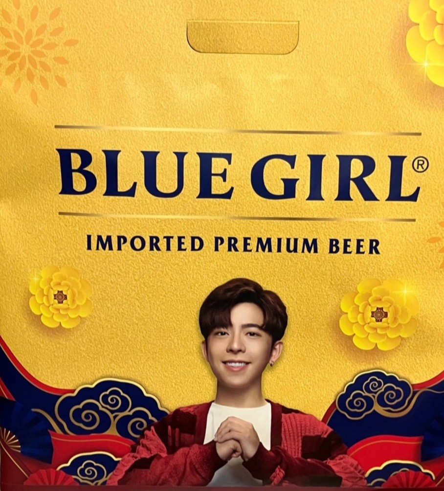 Edan 2023 掛曆及座枱年曆, 興趣及遊戲, 收藏品及紀念品, 明星周邊 - Carousell